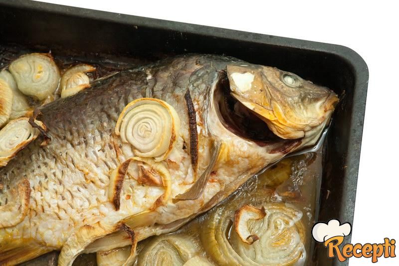 Šaran na luku - Recepti.com